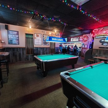 LOCALS PUB - Updated December 2025 - 27 Photos & 28 Reviews - 1580 ...