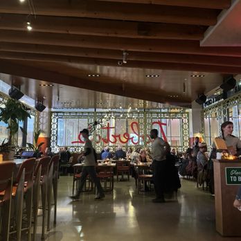 ROBERTA’S - Updated October 2025 - 131 Photos & 39 Reviews - 1 ...