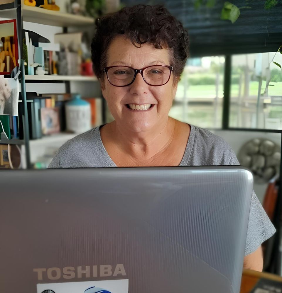 COMPUTER LADY - Updated October 2025 - 10 Photos - Fort Myers, Florida ...