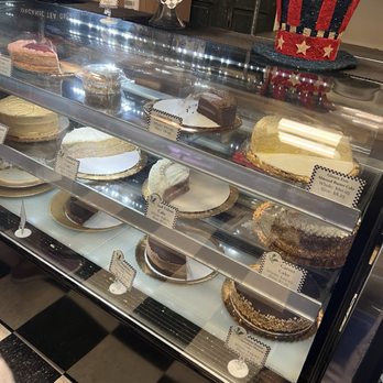 SOUTHERN SWEETS BAKERY - Updated August 2025 - 460 Photos & 470 Reviews ...