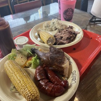 THE PIG OUT INN BARBEQUE - Updated December 2025 - 175 Photos & 237 ...