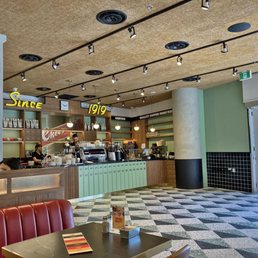 CAFE LANDWER- FRONT - Updated September 2025 - 76 Photos & 36 Reviews ...