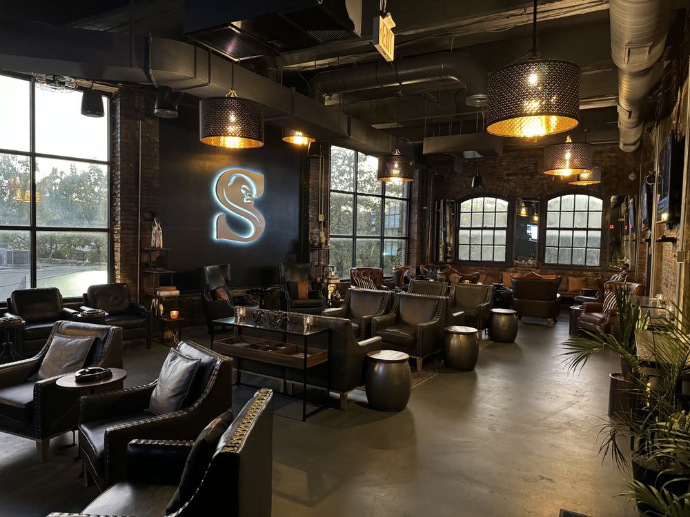 SMOKIN’ SILVERBACKS CIGAR LOUNGE - Updated September 2025 - 18 Photos ...