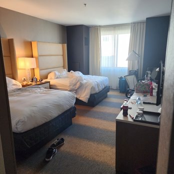 DOUBLETREE BY HILTON HOTEL READING - Updated April 2024 - 247 Photos ...