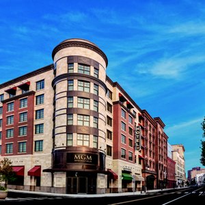 CINEMARK WEST SPRINGFIELD 15 - Updated December 2025 - 13 Photos & 52 ...