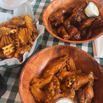GATORS WING SHACK GRILL & PIZZERIA - Updated January 2025 - 230 Photos ...