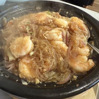 YOO YEE - Updated July 2025 - 104 Photos & 32 Reviews - 4925 N Broadway ...