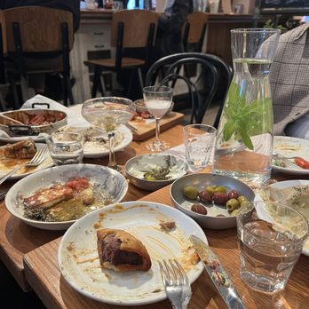 12 CHAIRS CAFE - Updated January 2025 - 736 Photos & 510 Reviews - 342 ...