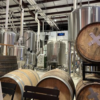 IDYLL HOUNDS BREWING COMPANY - Updated April 2025 - 221 Photos & 98 ...