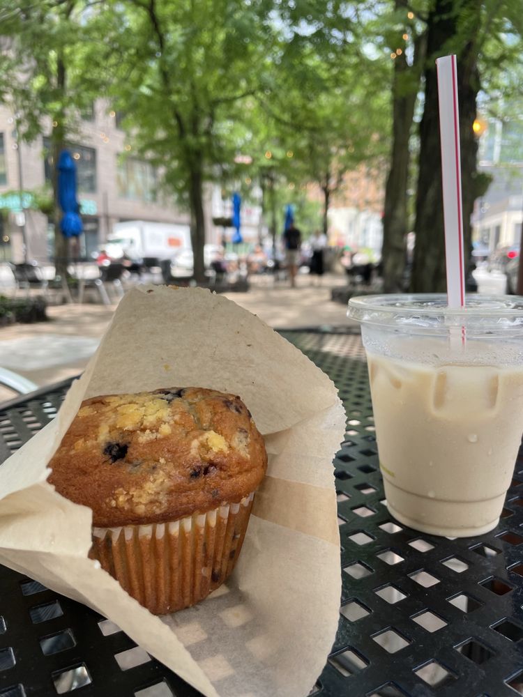 WHISPERS CAFE - Updated July 2024 - 132 Photos & 122 Reviews - 1031 N ...