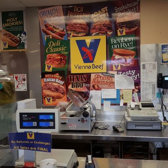 VIENNA BEEF FACTORY STORE AND DELI - CLOSED - Updated October 2025 ...