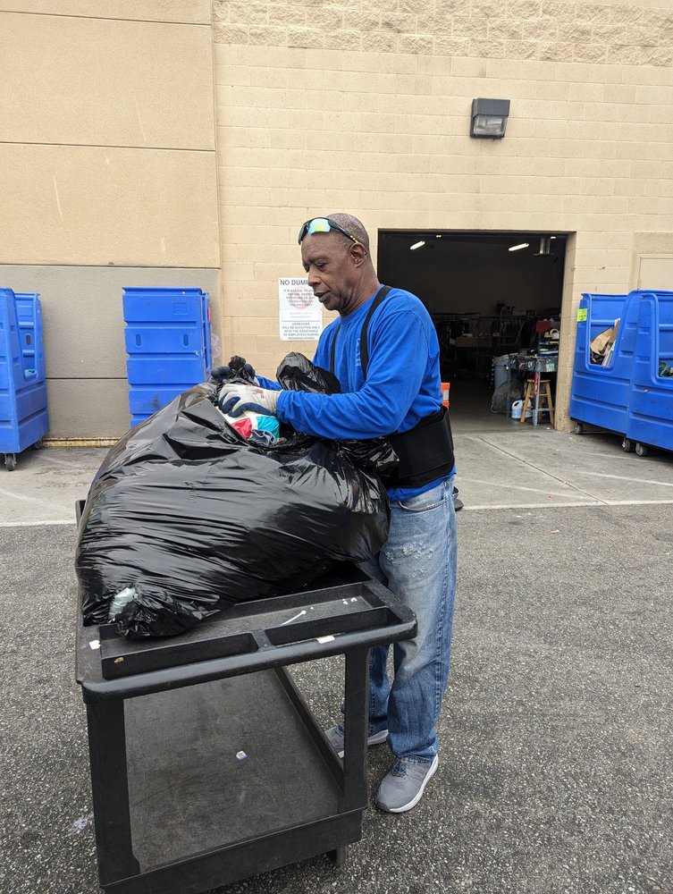 GOODWILL STORE & DONATION CENTER - 45 Photos & 59 Reviews - 12827 ...