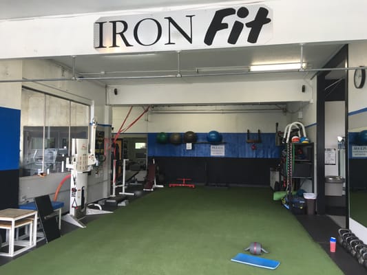 IRON WORKS GYM - 10 Photos & 45 Reviews - 12708 Northup Way, Bellevue ...