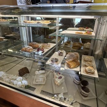 YELLOW VASE - Updated September 2025 - 905 Photos & 552 Reviews - 31248 ...