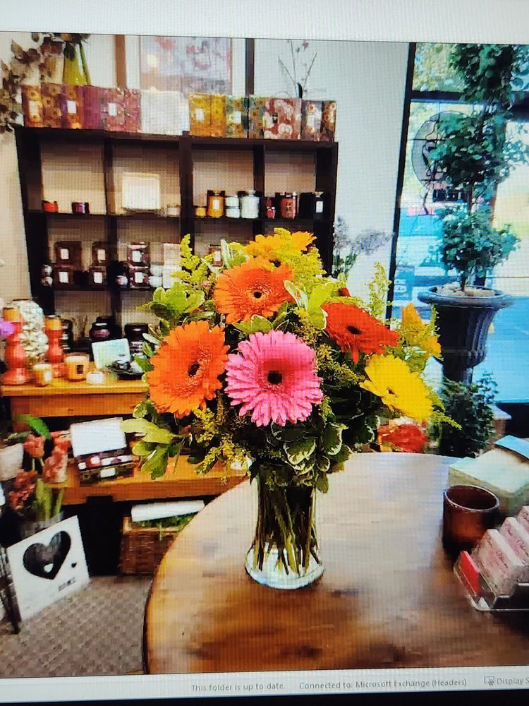 TACOMA BUDS & BLOOMS - 45 Photos & 49 Reviews - 7701 S Hosmer St ...