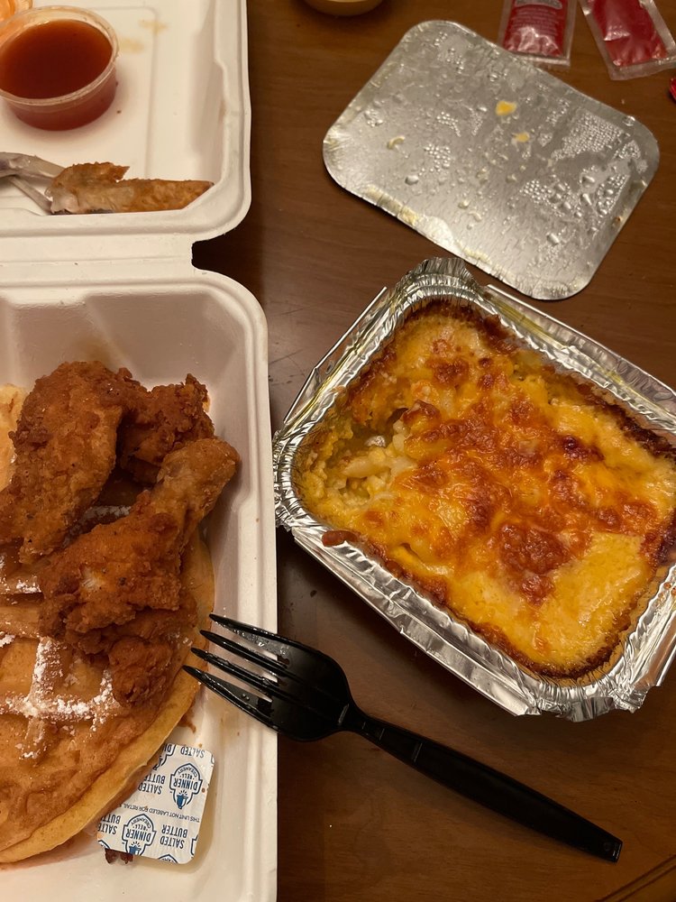 Southern style chicken and waffle, Washington | Roadtrippers