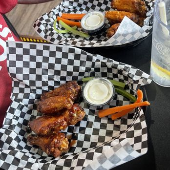 CORNERSTONE PUB & GRILL - Updated October 2025 - 20 Photos & 20 Reviews ...