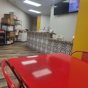 HUNCHO’S FRIED CHICKEN & BURGERS - Updated October 2025 - 101 Photos ...