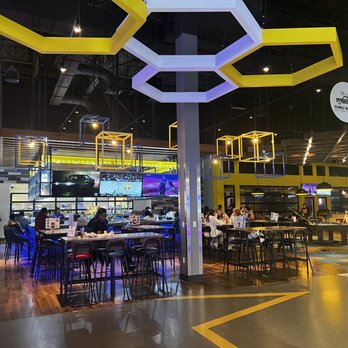 MAIN EVENT NEWARK - 141 Photos & 191 Reviews - 2900 Fashion Center Blvd ...