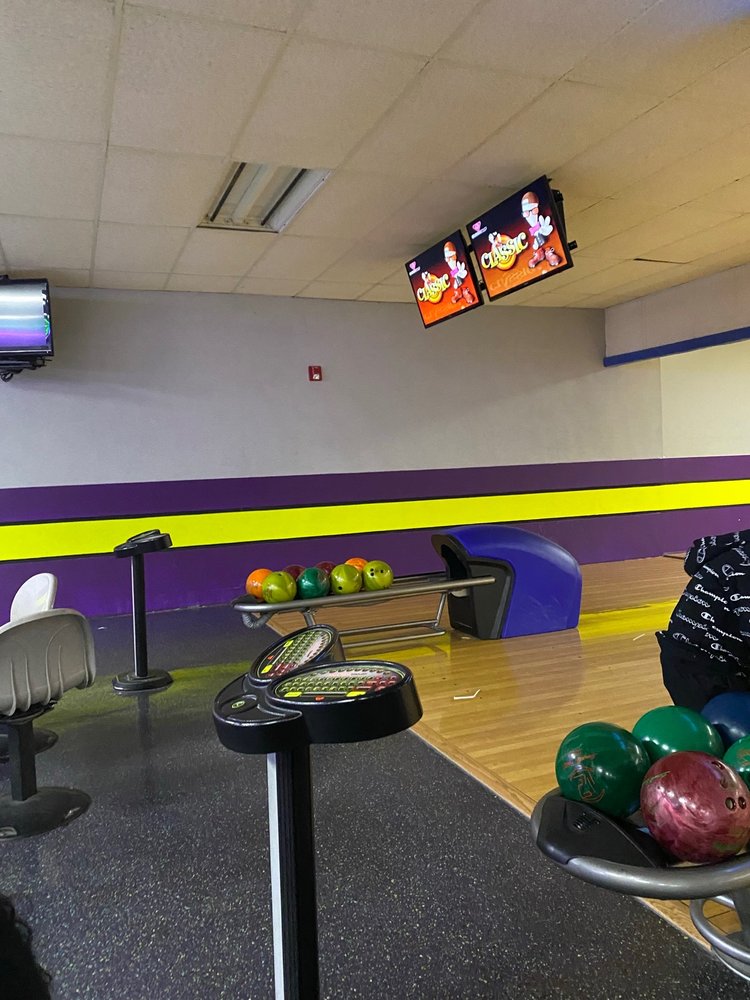 SUMMIT LANES - Updated January 2025 - 10 Photos & 13 Reviews - 803 SW ...