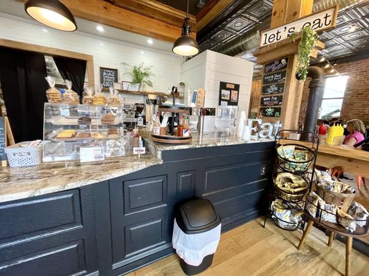 CURTSY’S CAFÉ & BURGER BAR - Updated December 2025 - 23 Photos & 12 ...