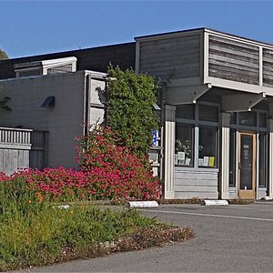 SAN RAFAEL PUBLIC LIBRARY - Updated October 2025 - 15 Photos & 28 ...