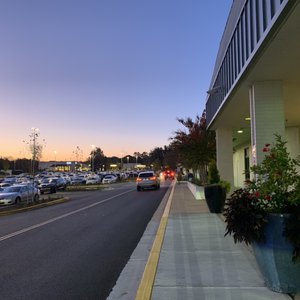 POTOMAC VILLAGE SHOPPING CENTER - 11 Photos - 9935 Falls Rd, Potomac ...