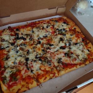 FRANKY’S PIZZA & DELICATESSEN - Updated September 2025 - 42 Photos & 12 ...