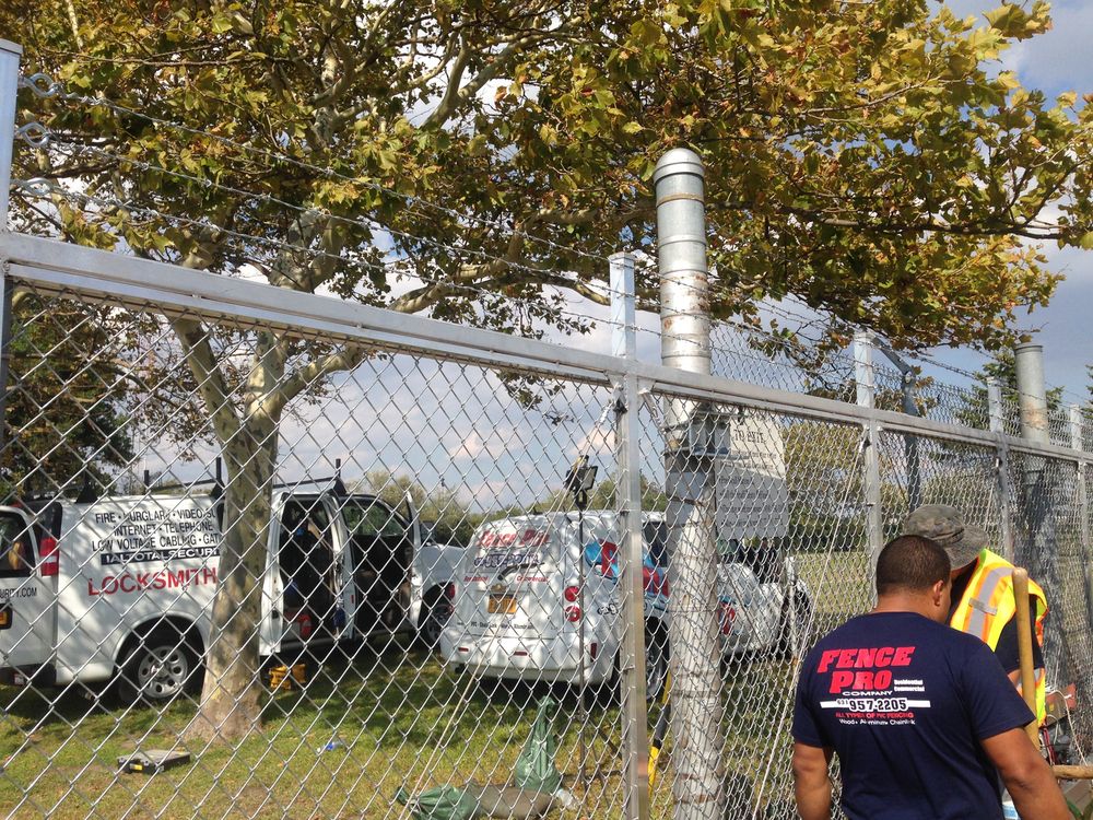 FENCE PRO FENCE COMPANY - Updated December 2025 - 22 Photos - 274 W ...