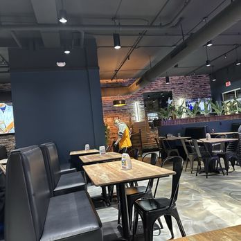 THE OWNERS BOX SPORTS BAR & GRILL - Updated December 2024 - 33 Photos ...