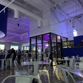 SWIGZZ RESTAURANT AND LOUNGE - Updated January 2025 - 55 Photos & 22 ...