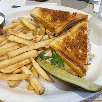 MAC’S DELI & CAFE - Updated August 2024 - 228 Photos & 461 Reviews ...