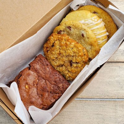 COOKIE BROKERS BAKERY OF PHOENIX - 173 Photos & 82 Reviews - 3931 E ...