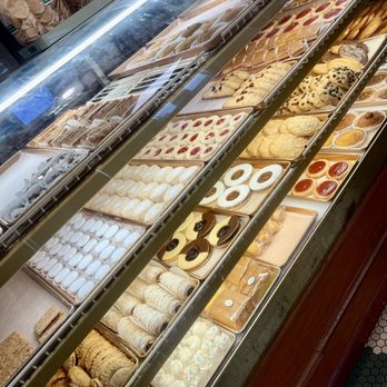 VERSAILLES BAKERY - Updated November 2024 - 987 Photos & 465 Reviews ...
