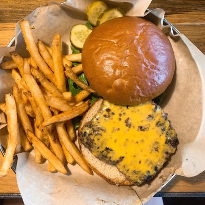 MACKENZIE RIVER PIZZA, GRILL & PUB - Updated May 2025 - 275 Photos ...