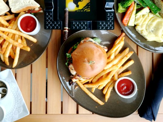 Q CIGAR ROOM - 11 Photos - 21557 Chief Lapotac Boulevard, Edmonton ...