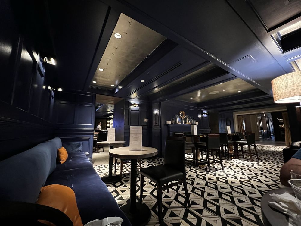 ALE & COMPASS LOUNGE - Updated August 2025 - 70 Photos & 23 Reviews ...