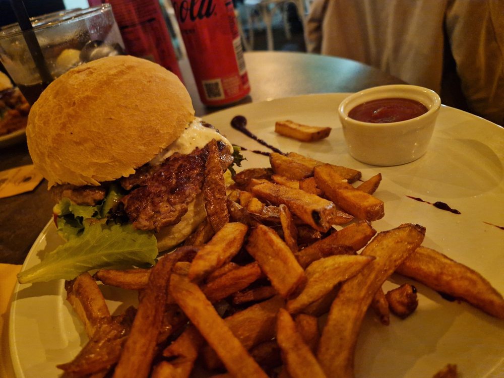 ART BURGER - Updated April 2024 - 18 via Carlo Zandonai, Pisa, Italy ...