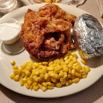 MAPLE TREE SUPPER CLUB - Updated December 2025 - 99 Photos & 110 ...