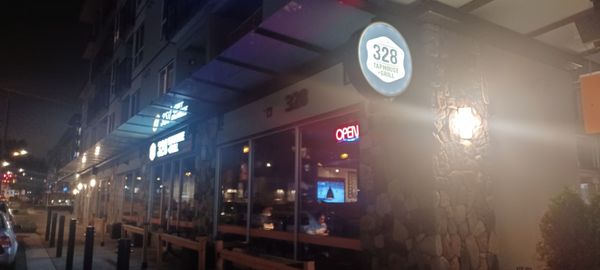 328 TAPHOUSE AND GRILL - 23 Photos & 37 Reviews - 102-328 Wale Road ...
