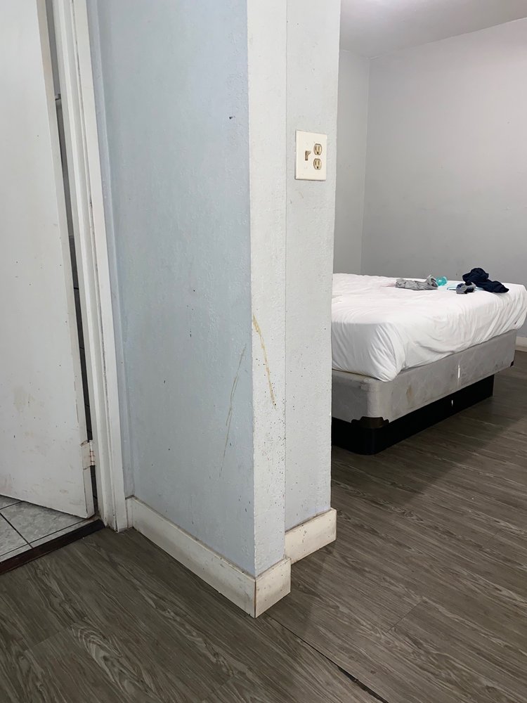 ROCKY INN MOTEL - Updated March 2025 - 18 Photos - 12330 Long Beach ...