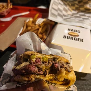 NADC BURGER - Updated May 2024 - 93 Photos & 102 Reviews - 85 Rainey St ...