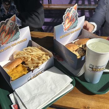 BURGER 3000 - Updated March 2025 - 455 Photos & 529 Reviews - 9846 ...