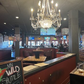 CROOKED PINT ALE HOUSE - Updated July 2024 - 111 Photos & 114 Reviews ...