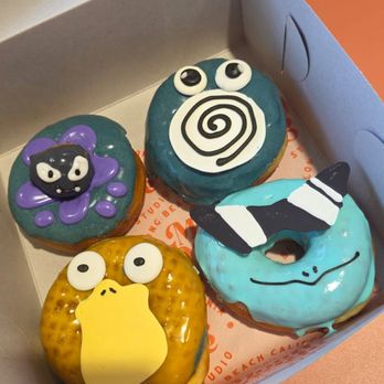 MOONBRIDGE DOUGHNUT STUDIO - Updated May 2025 - 549 Photos & 246 Reviews - 6344 E Spring St ...