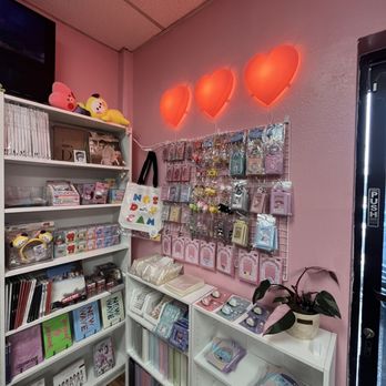 KANDY POP - Updated June 2024 - 48 Photos & 16 Reviews - 115 N 4th St ...