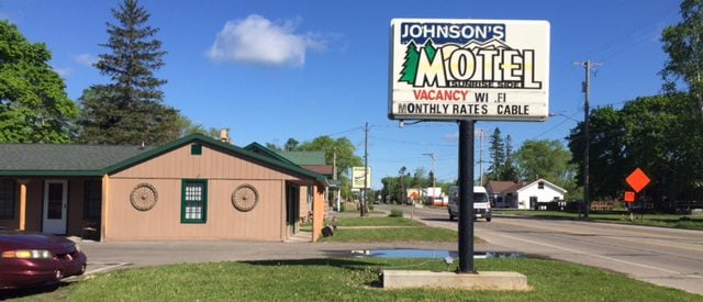 JOHNSON’S MOTEL - Updated September 2025 - 1237 Mackinaw Ave, Cheboygan ...