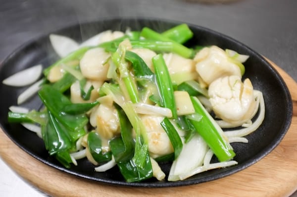 GOLDEN TREASURE RESTAURANT - Updated December 2025 - 48 Photos - 272 ...