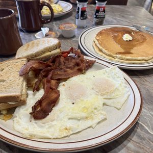 EAST PENN DINER - Updated January 2026 - 62 Photos & 142 Reviews - 1418 ...