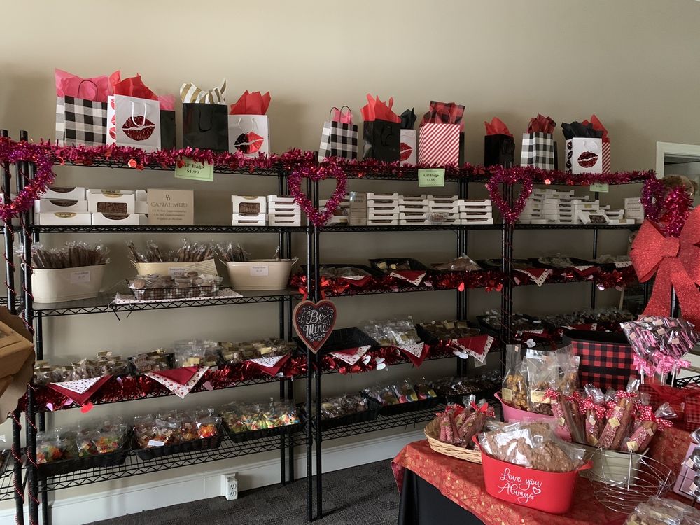 DELICIOUSLY DIFFERENT CANDIES - Updated December 2025 - 45 Photos - 136 ...